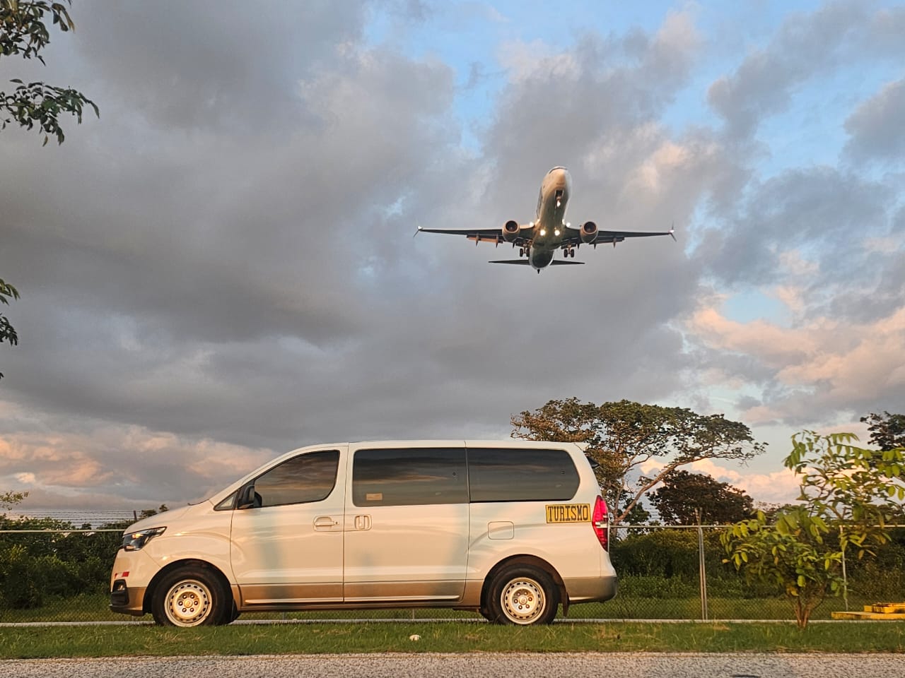 Our Fleet - TROPICAL TOURS SHUTTLES IN COSTA RICA